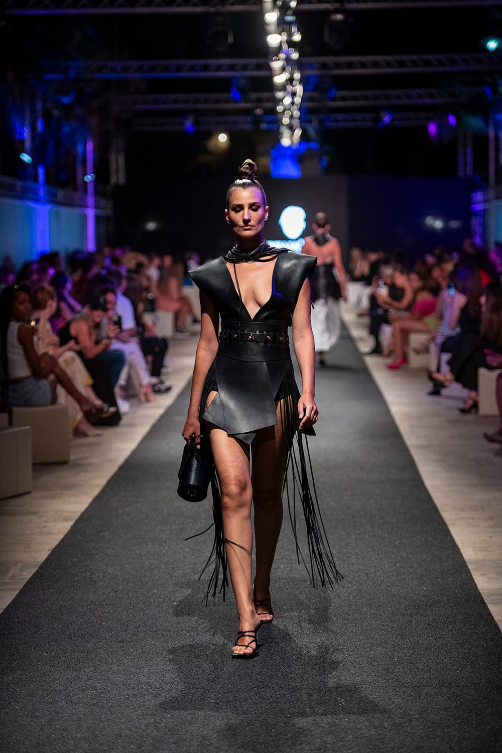 Fashion – Captain's Cut